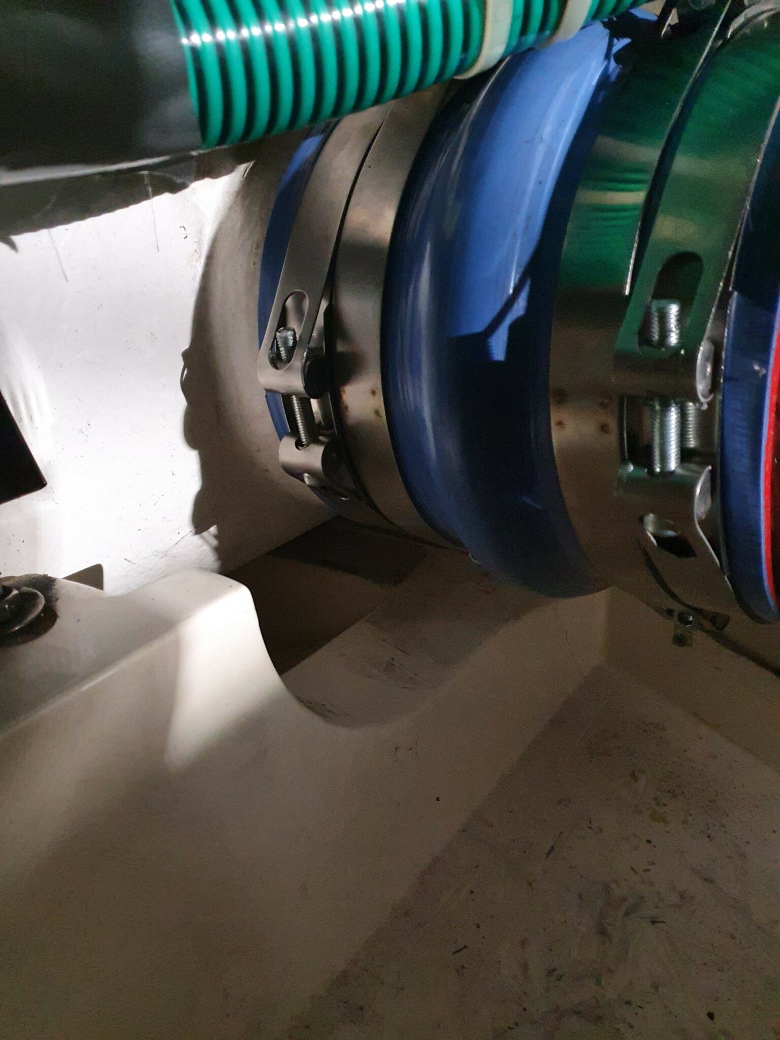 Syrefaste T-bolt klemmer - Vangbo AS